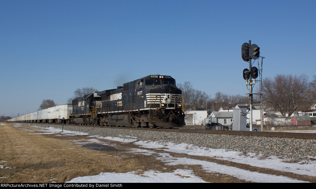NS 9107 leads 251 RoadRailer.